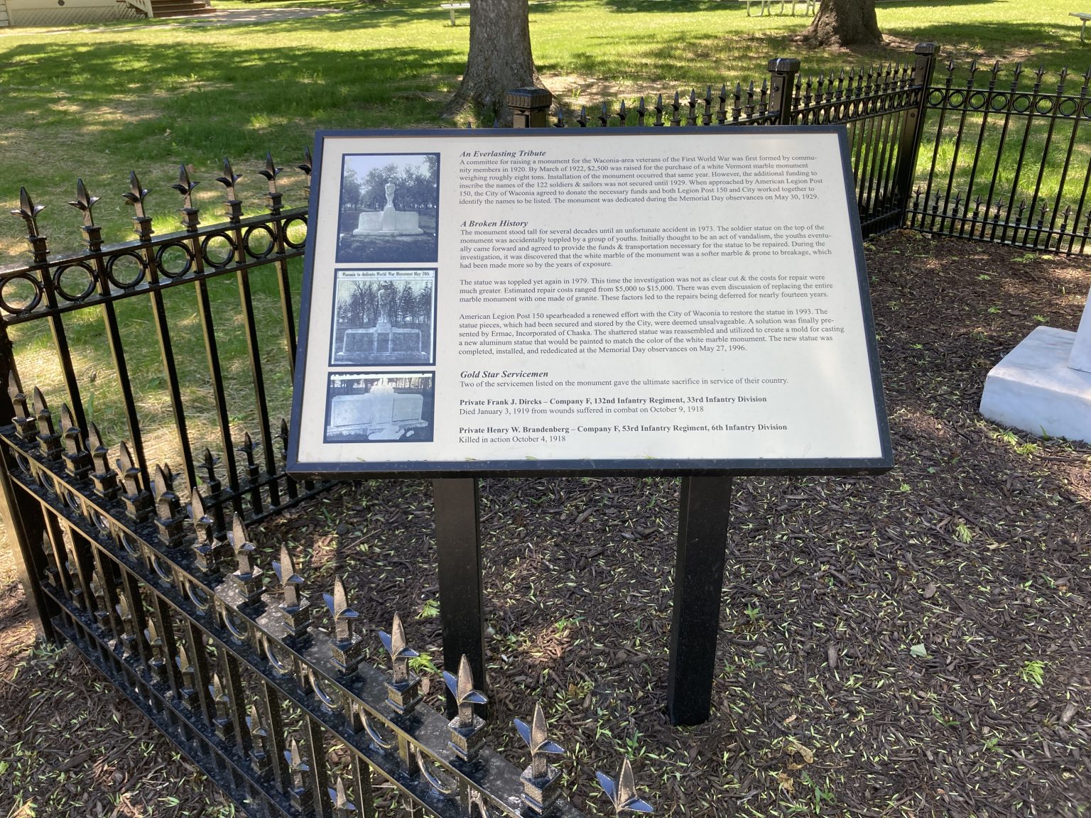 ImageLOC® Framed Pedestal - Gopher Sign